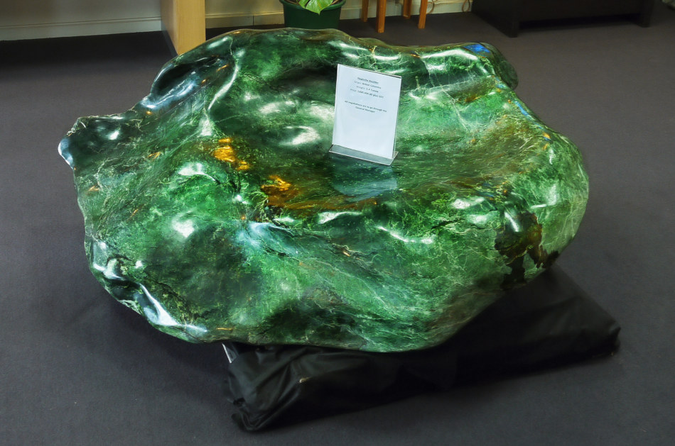 How a Jade Bangle Is Made Traditionally - Nspirement