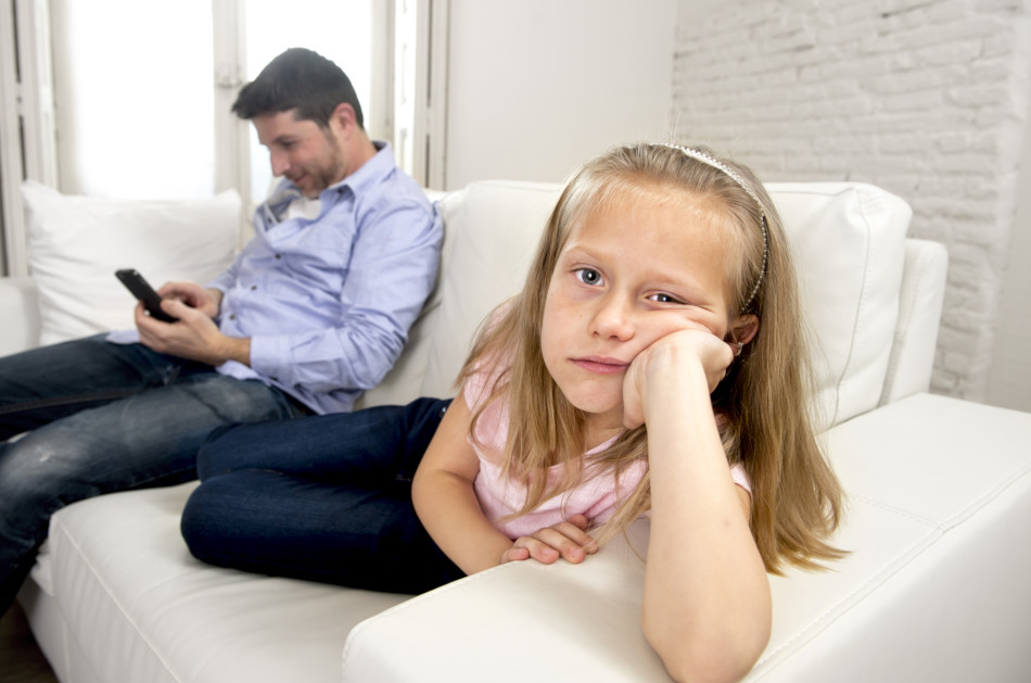 The Dangers of Distracted Parenting - Nspirement