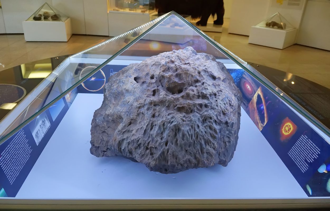 The Chelyabinsk Meteor Explosion in Russia Remains a Mystery - Nspirement