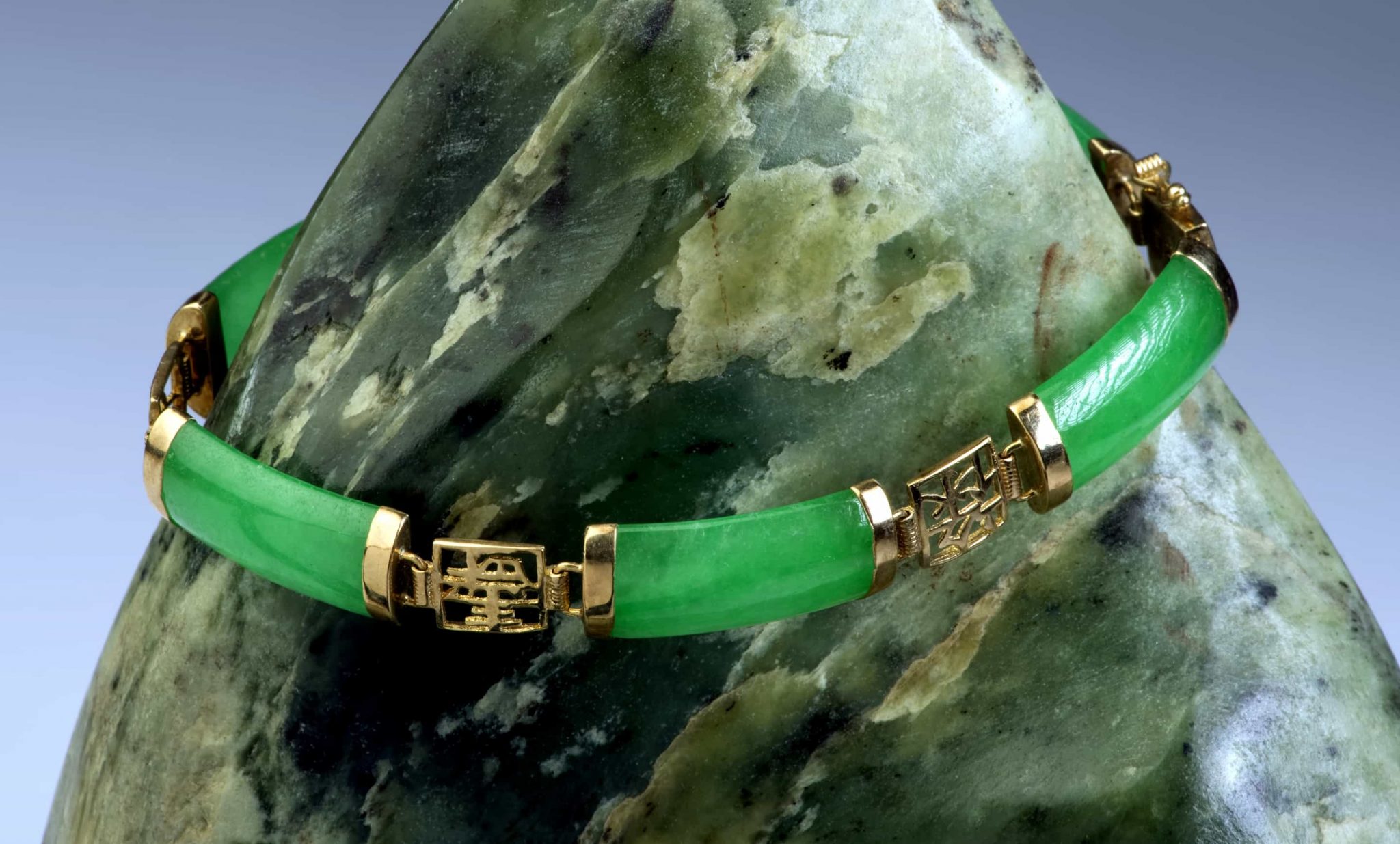 How Does Jade Prevent Disasters and Bless the Wearer? - Nspirement