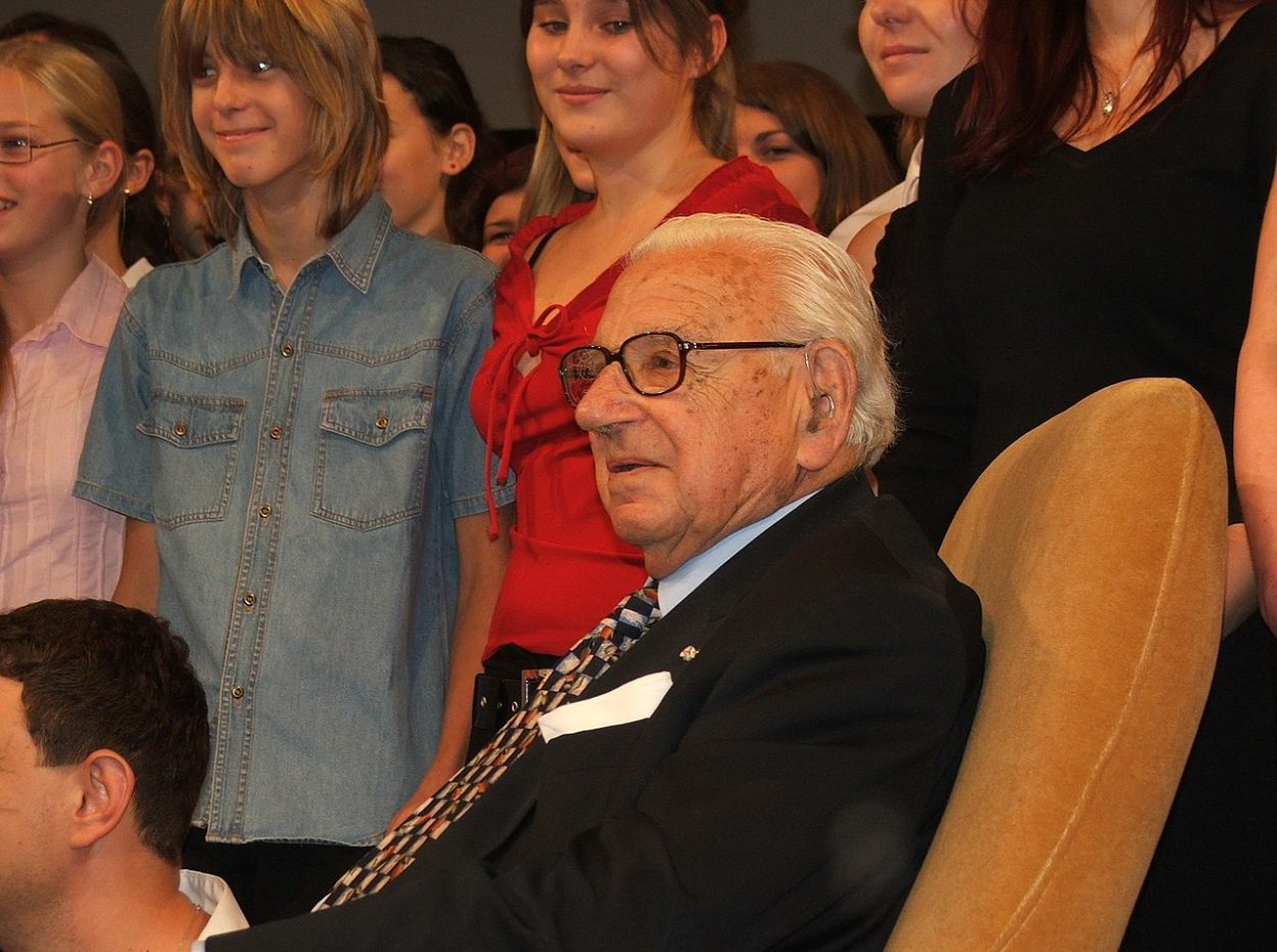 The Silent Hero: Nicholas Winton and His Unsung Acts of Bravery ...