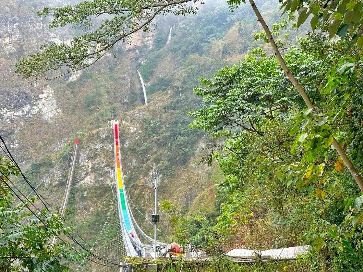 The Shuanglong Rainbow Suspension Bridge in Taiwan - Nspirement