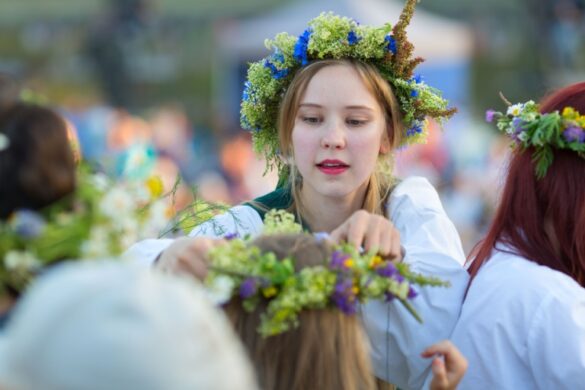 Greetings Around the Globe: Cultural Ways to Say Hello - Nspirement